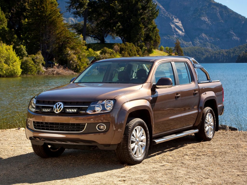 Lazer Grille Kit VW Amarok 2010 - 2016 -Triple-R 750 valoilla - RST-Steel